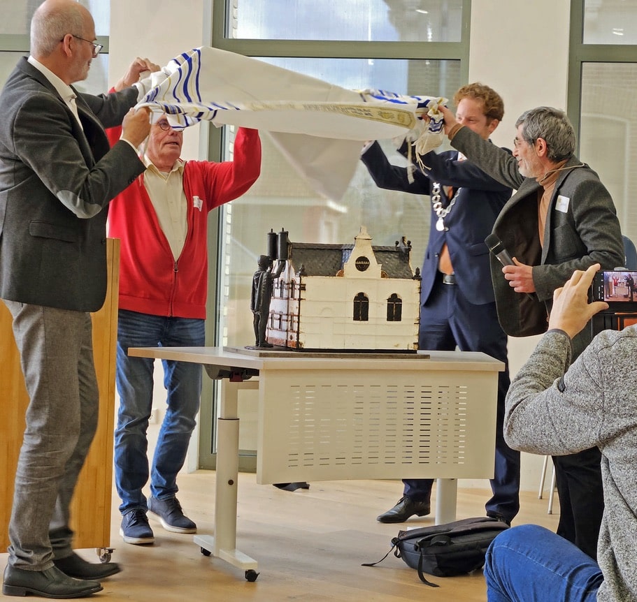 Presentatie boek en onthulling ontwerp maquette